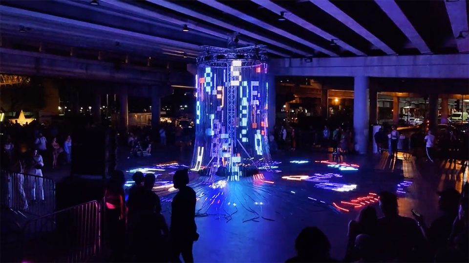 "FLUX" Interactive Light Installation by Ksawery Kirklewski - Motion ...