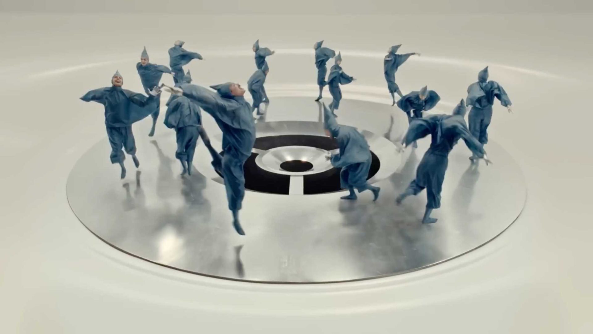 DIY Dramedy: Lope Serrano & Katalyst Berlin Stage Home Reno Horrors for Hornbach - Motion design ...