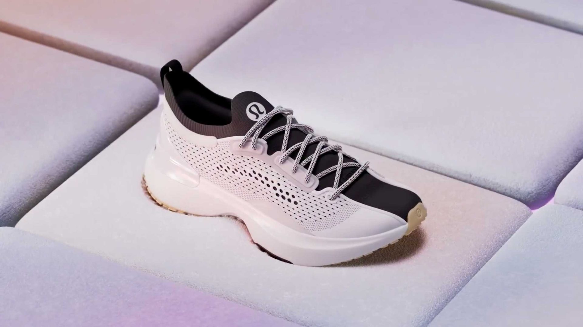 Steelworks Studio Works Out With Lululemon Chargefeel 3 - Motion design ...