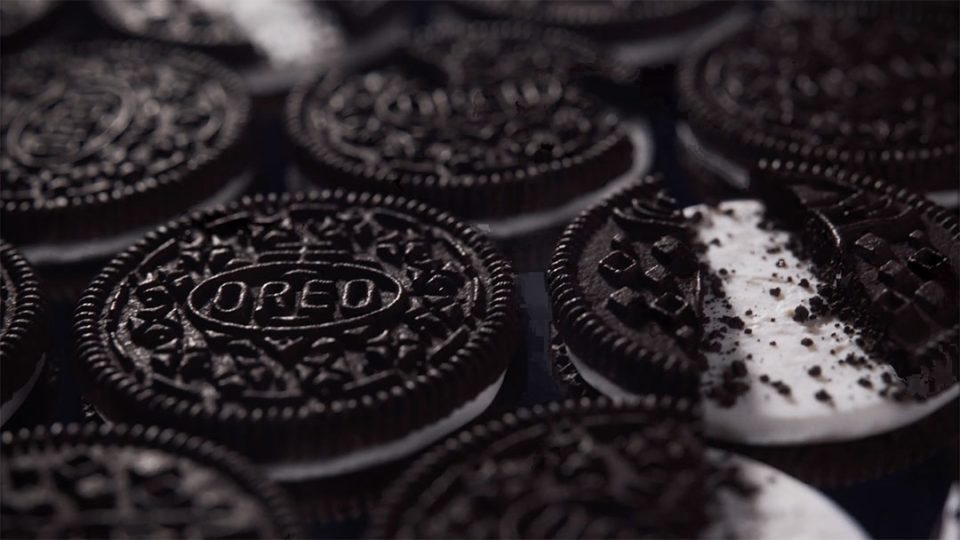 Oreo vs. The Batman Courtesy of Hans-Christoph Schultheiss and Sehsucht ...