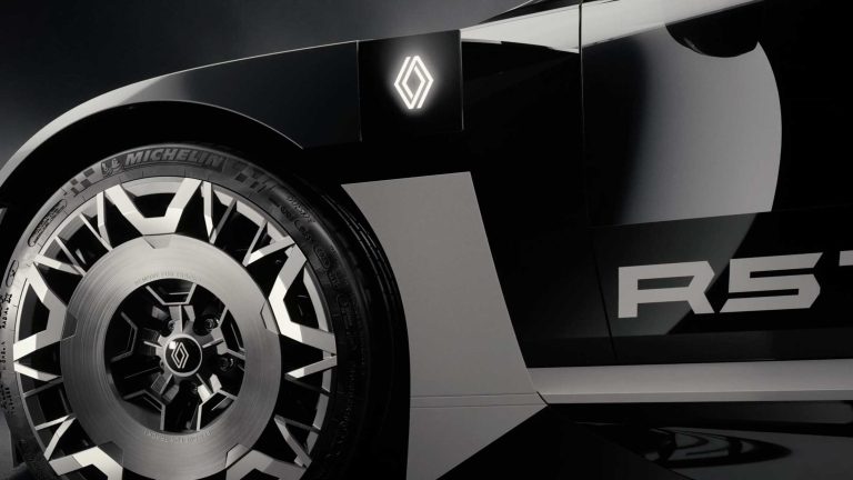 Tomorrow Bureau Supercharges the Renault R5 Turbo T3E - Motion design ...