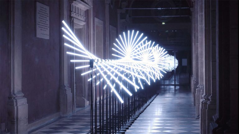 "FLUX" Light Installation by Collectif SCALE - Motion design - STASH ...