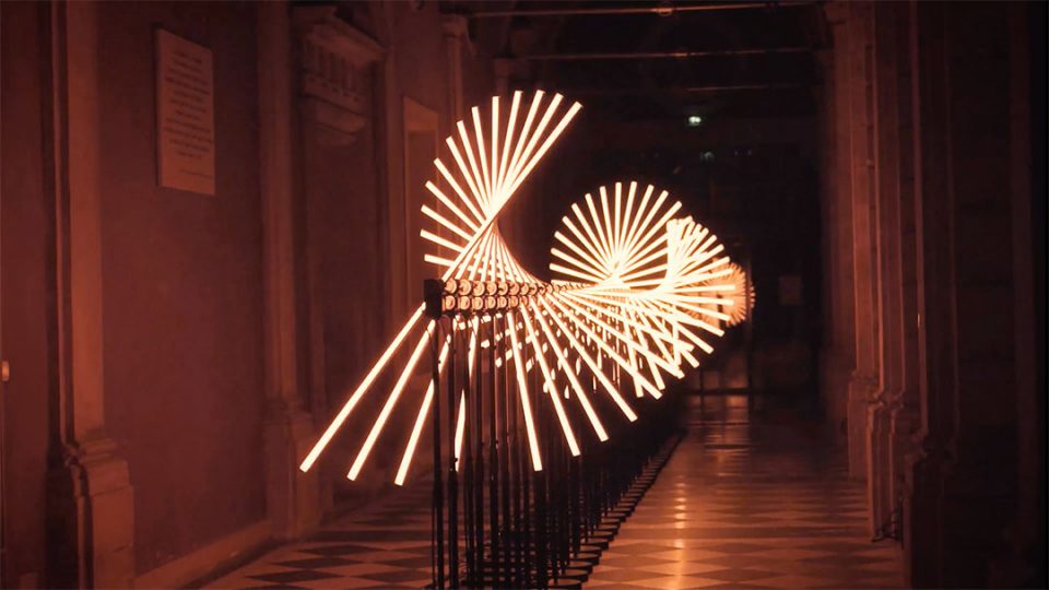 "FLUX" Light Installation by Collectif SCALE - Motion design - STASH ...