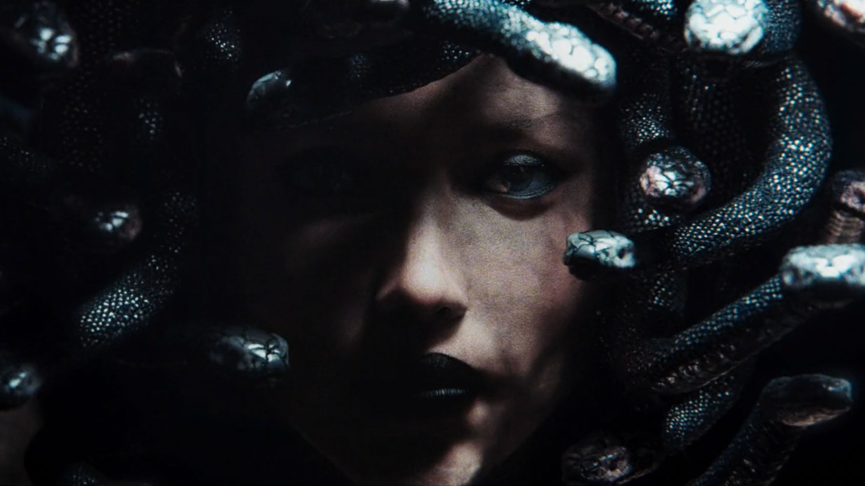 "Medusa: The Fallen Goddess" Short Film - Motion design - STASH ...