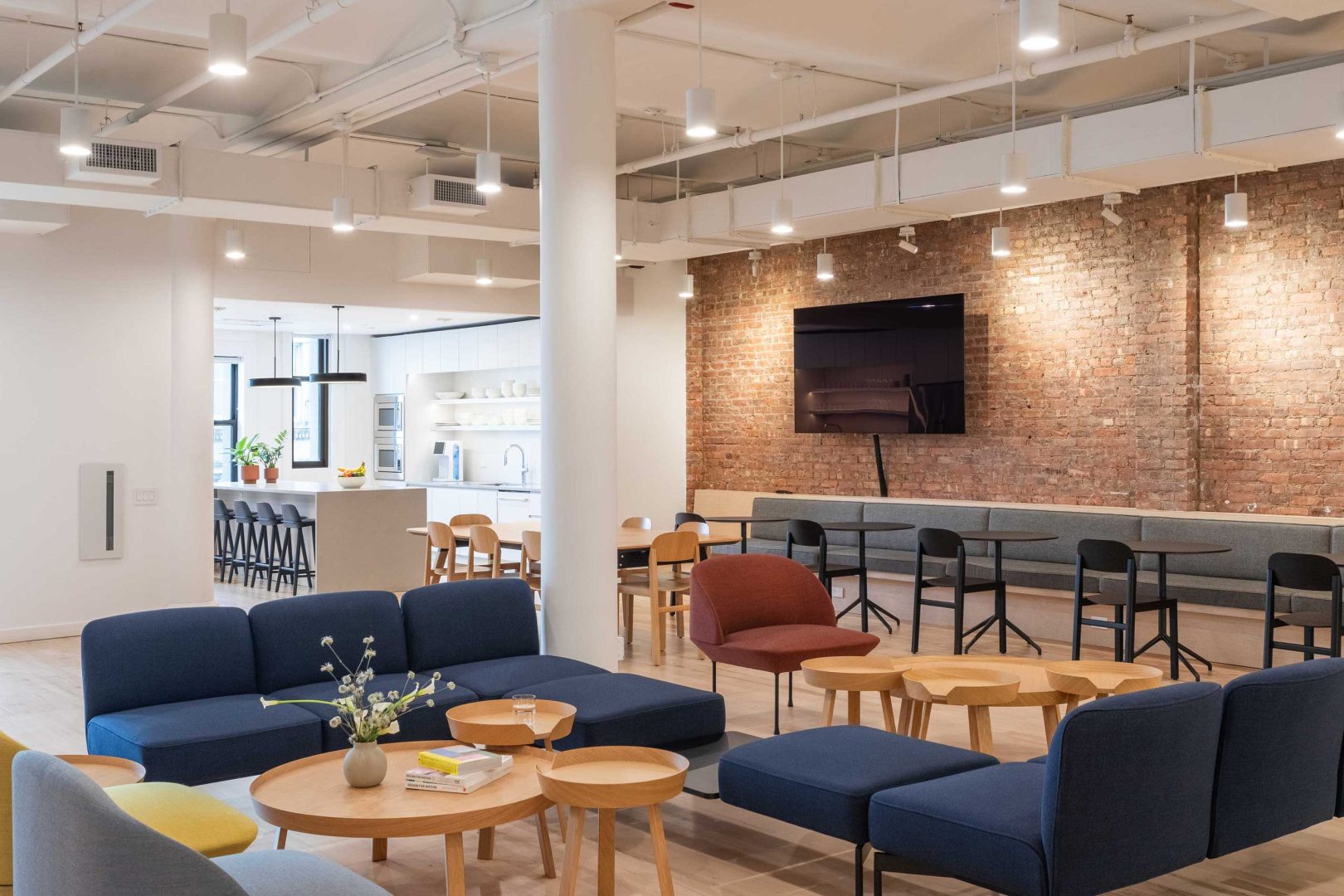 Stash Motion>Profile: The Continuing Buzz About Hornet - Motion design ...