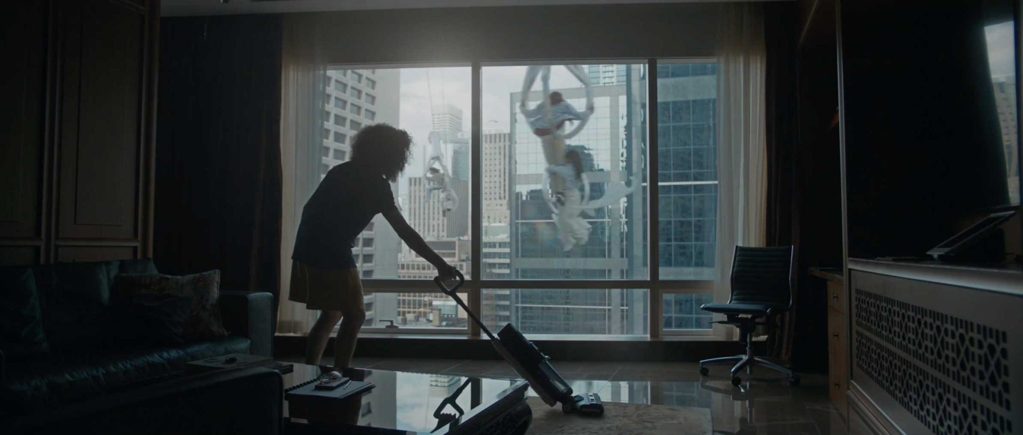 Director Joachim Back and The Vanity Play the "Claw Game" - Motion ...